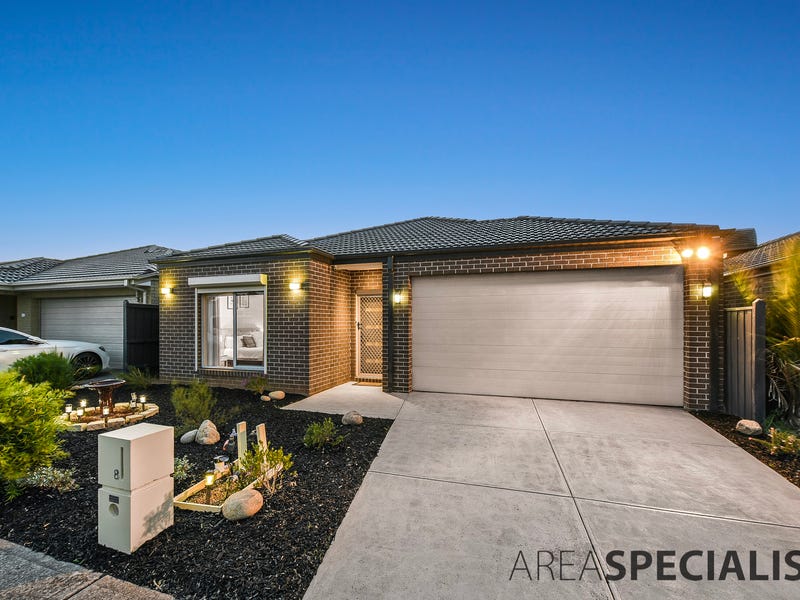 8 George Frederick Road, Cranbourne West, VIC 3977 - realestate.com.au