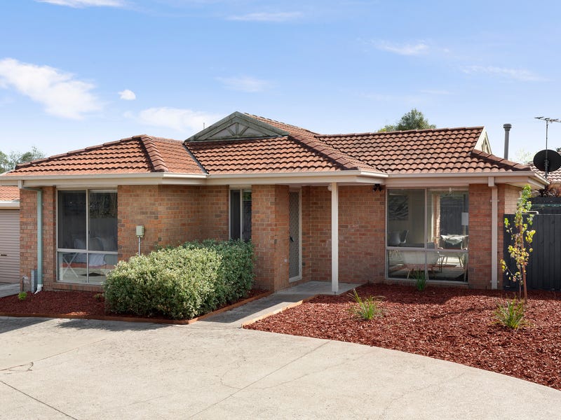 1/18 Huntingtower Crescent, Langwarrin, Vic 3910 - Property Details