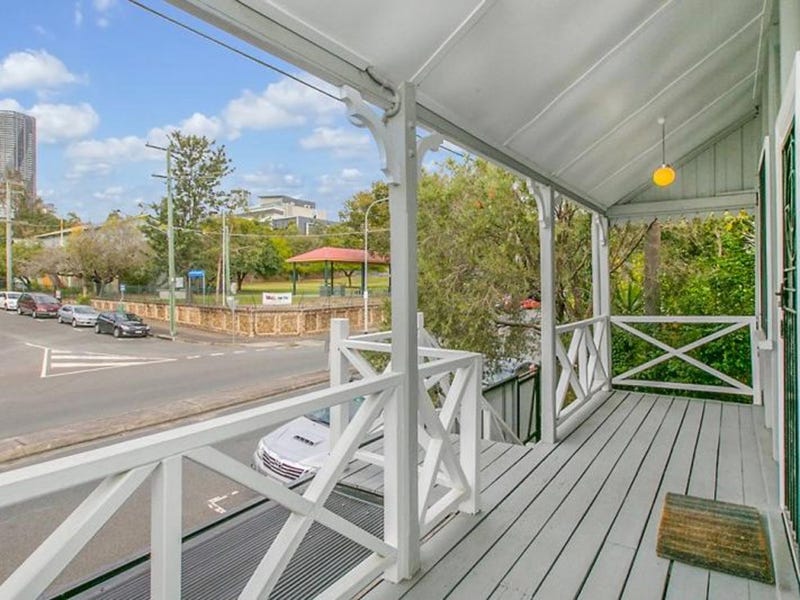 208 Water Street, Spring Hill, QLD 4000 - realestate.com.au