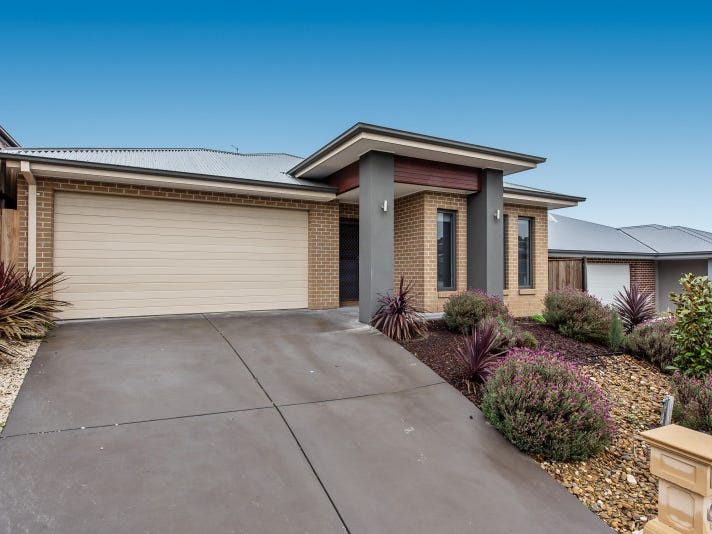 6 Greenbank Drive, Pakenham, VIC 3810 - realestate.com.au