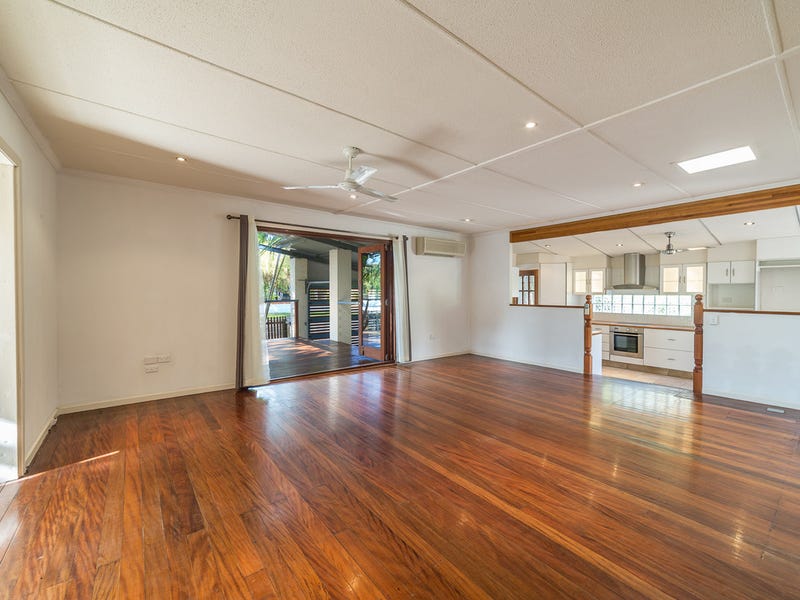 2 Middle Street, Labrador, Qld 4215 - Property Details