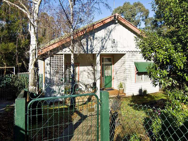 10 Elsa Court, Eltham, Vic 3095 - Property Details