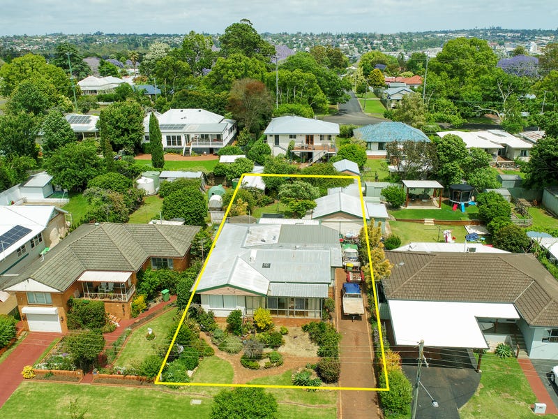 11 Primrose Street, South Toowoomba, QLD 4350 - realestate.com.au