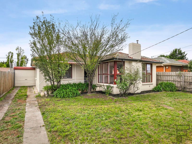 8 Falcon Drive, Melton, Vic 3337 - Property Details