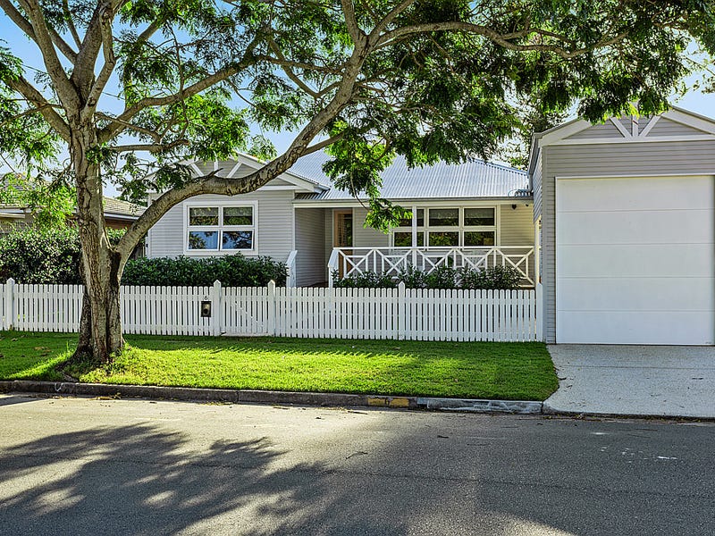 6 Palmer Drive, Labrador, QLD 4215 - realestate.com.au