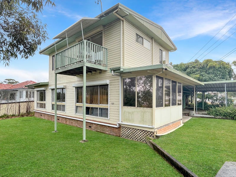 121 Scenic Drive, Budgewoi, NSW 2262 - Property Details