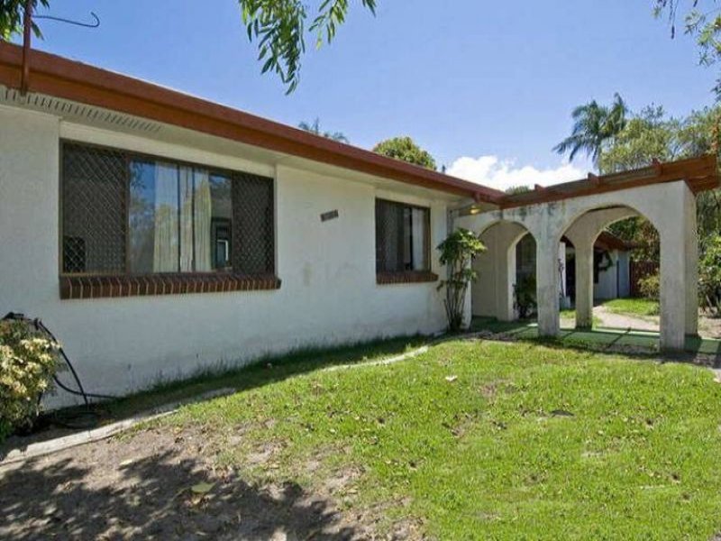 2 Nevenia Street, Labrador, Qld 4215 - Property Details