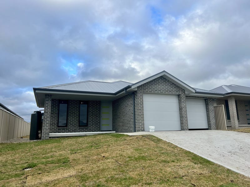 77 Basalt Way, Kelso, NSW 2795 - Property Details