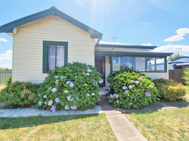 19 Binstead Street, Blayney, NSW 2799 - Property Details