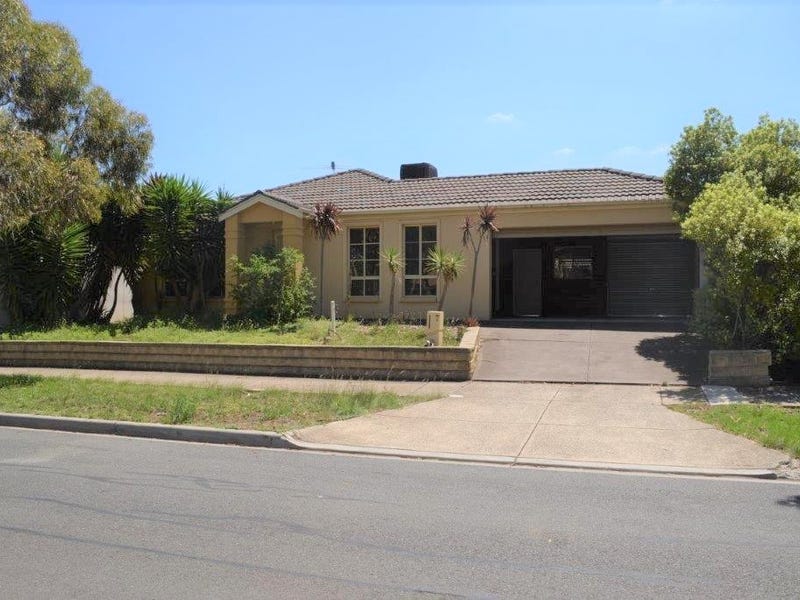 7 Prospector Drive, Cairnlea, VIC 3023 - realestate.com.au