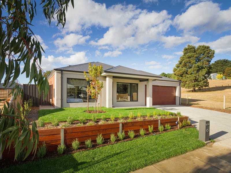 11 Winlaton Way, Woodend, Vic 3442 - Property Details