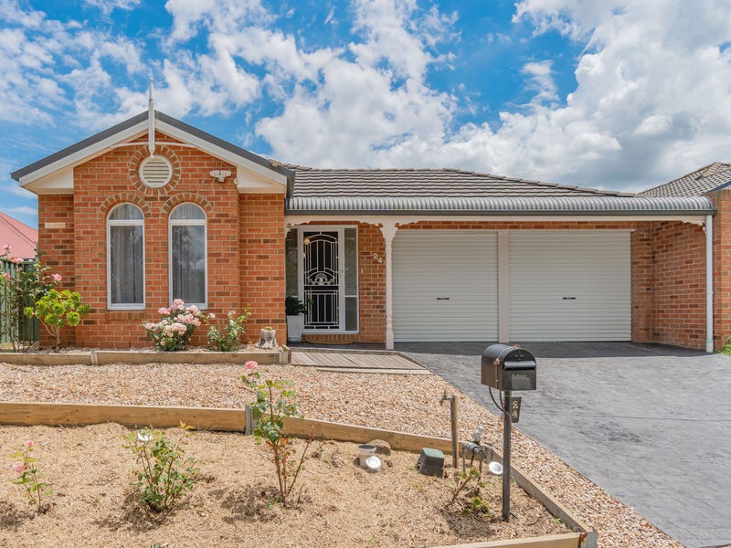24 Chelsworth Loop, Craigieburn, Vic 3064 - Property Details