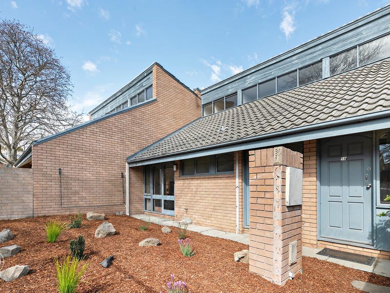 16 Mackaness Place, Garran, ACT 2605 - Property Details