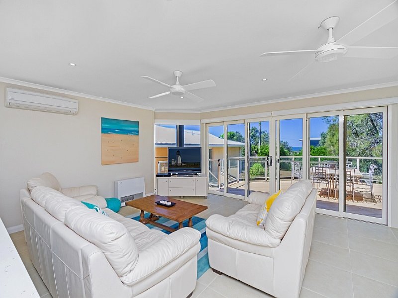 1/129 Ocean View Drive, Wamberal, NSW 2260 - Property Details