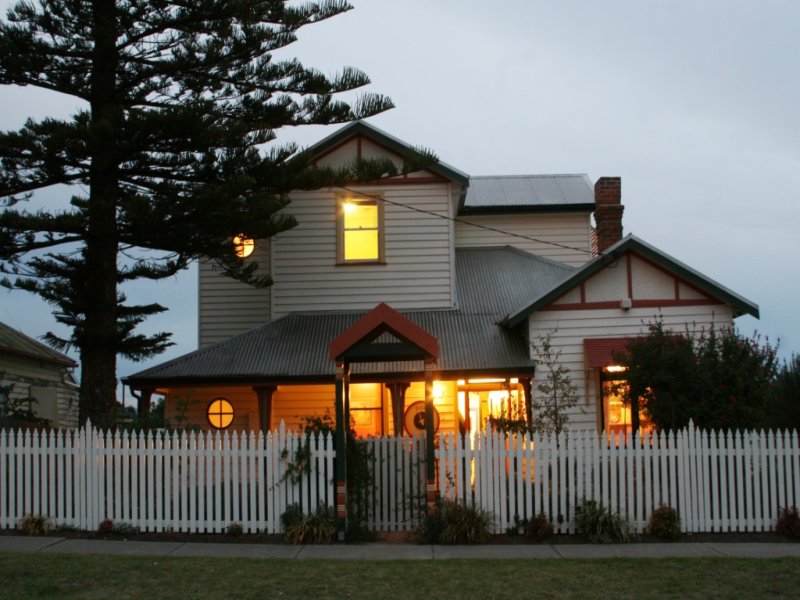 90 Elgin Street, Morwell, Vic 3840 - Property Details