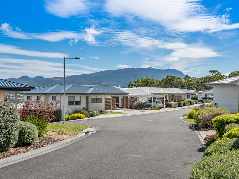 Oak Tree Retirement Village Kingston Retirement Living at 14 Celery Top ...