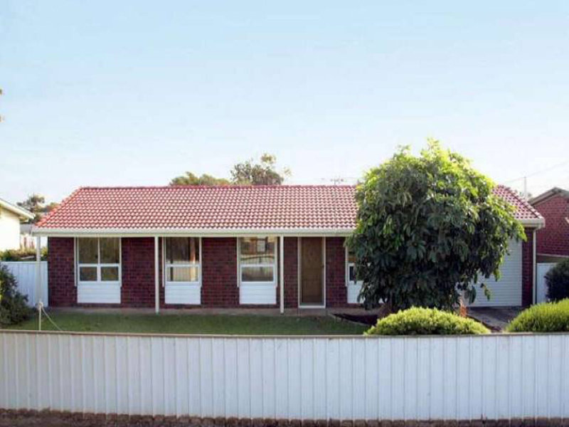 33 Gordon Street, Aldinga Beach, SA 5173 - realestate.com.au