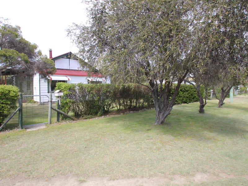 6 Duke Street, Jennings, NSW 4383 - Property Details