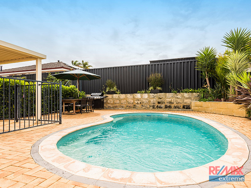 16 Forfar Glen, Kinross, WA 6028 - Property Details