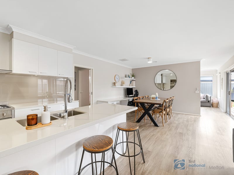 60 Stonehill Drive, Maddingley, Vic 3340 - Property Details