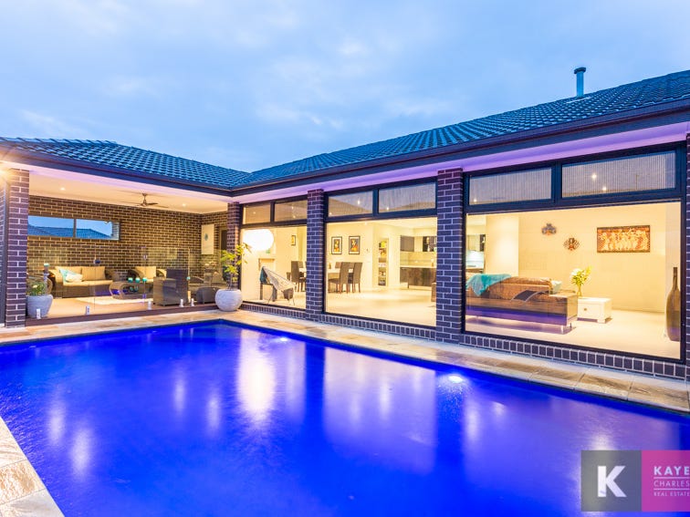 44 Edenbrook Circuit, Pakenham, Vic 3810 - Property Details
