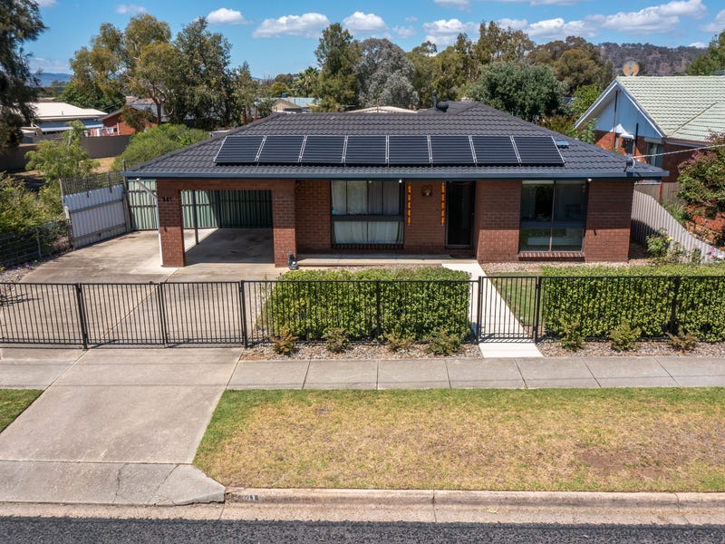 341 Lawrence Street, West Wodonga, VIC 3690 - realestate.com.au