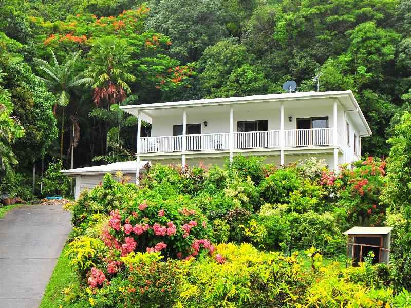 6 Fallon Close, Brinsmead, QLD 4870 - realestate.com.au