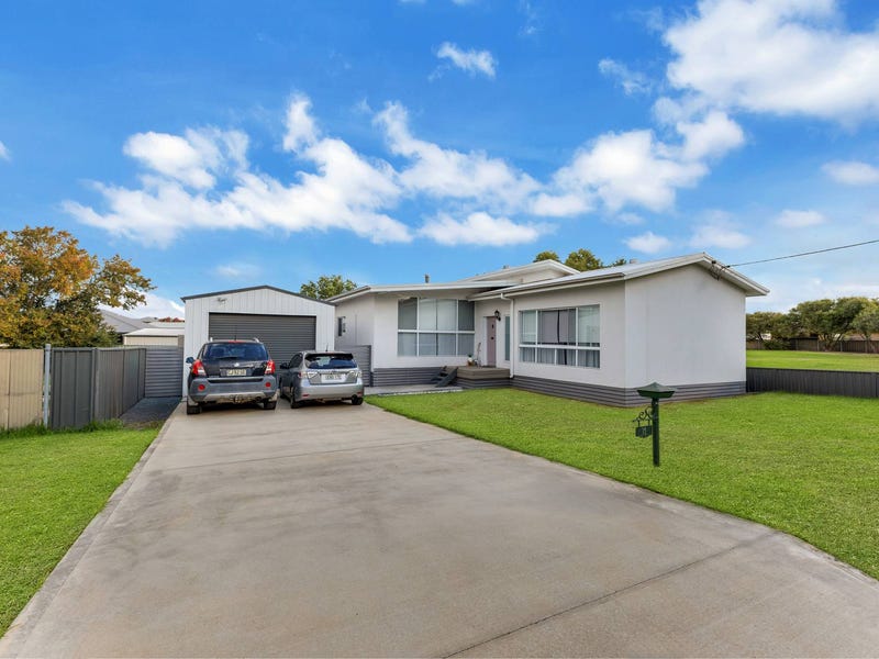 11 Scoble Place, Parkes, NSW 2870 - Property Details