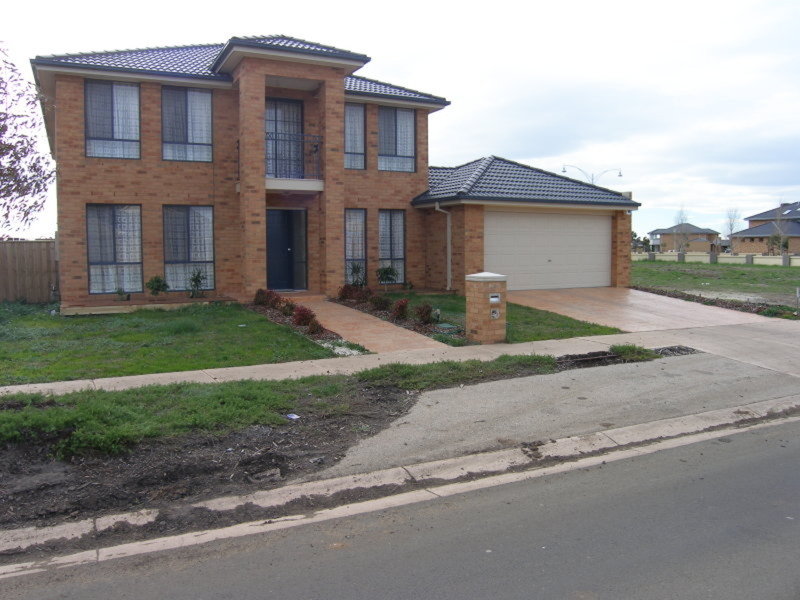 4 Rockefeller Way, Point Cook, VIC 3030 - realestate.com.au