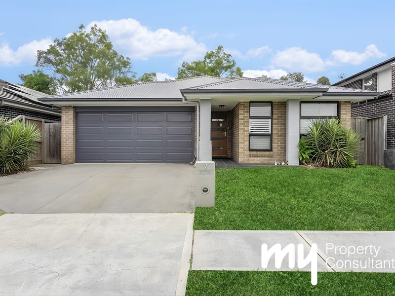 7 Dowie Drive, Claymore, NSW 2559 - Property Details
