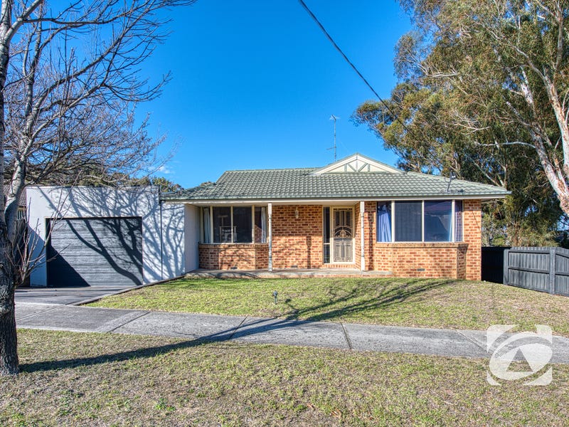 94 Eagle Drive, Pakenham, Vic 3810 - Property Details