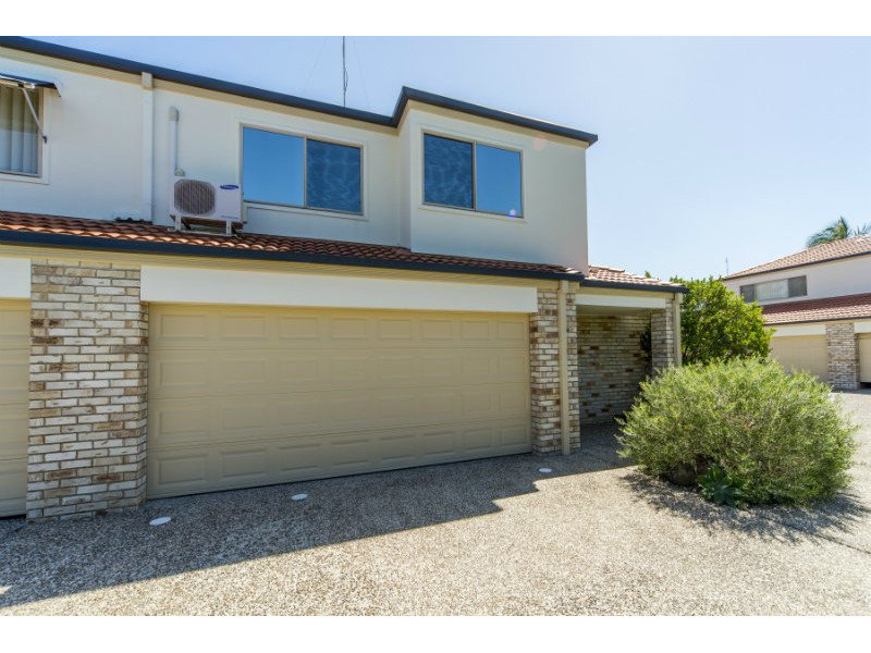 2/19 Gordon Street, Labrador, QLD 4215 - realestate.com.au