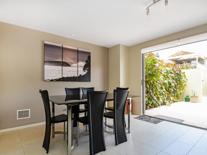 8 Fenian Pass, Hillarys, WA 6025 - Property Details