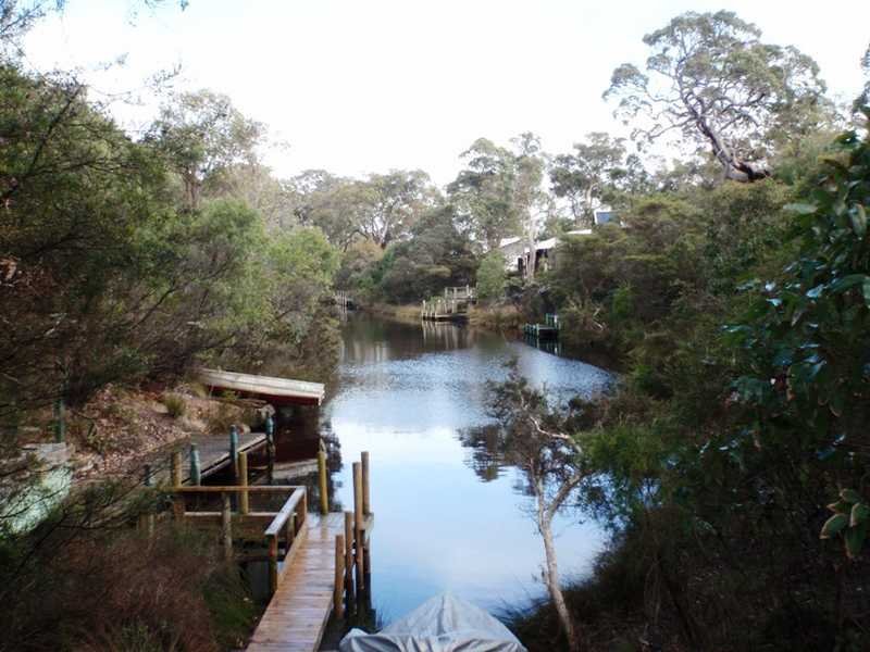 8 Flora Grove, Molloy Island, WA 6290 - realestate.com.au