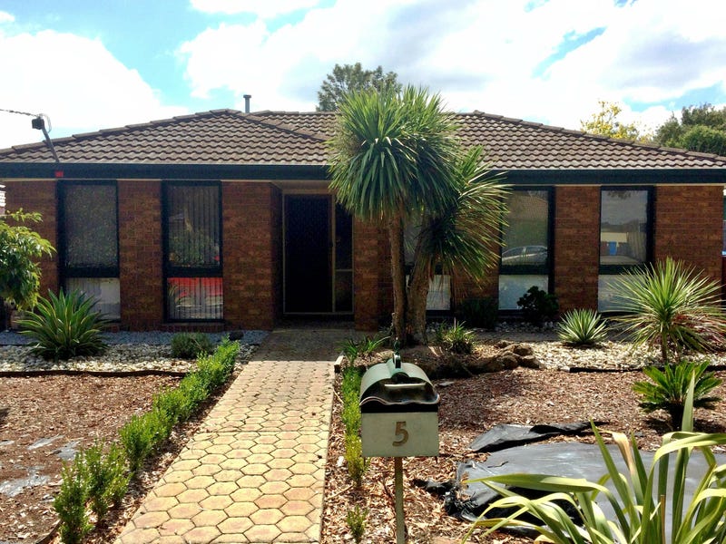 5 Robyn Court, Hampton Park, VIC 3976 - realestate.com.au