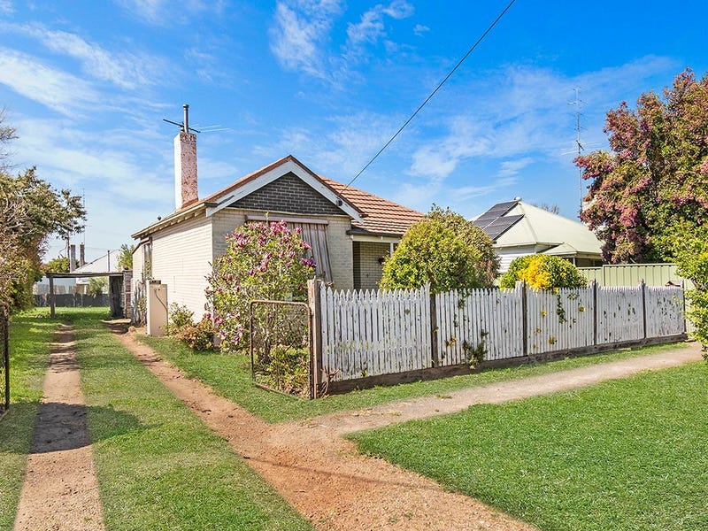 4 Clarence Street, Hamilton, Vic 3300 - Property Details