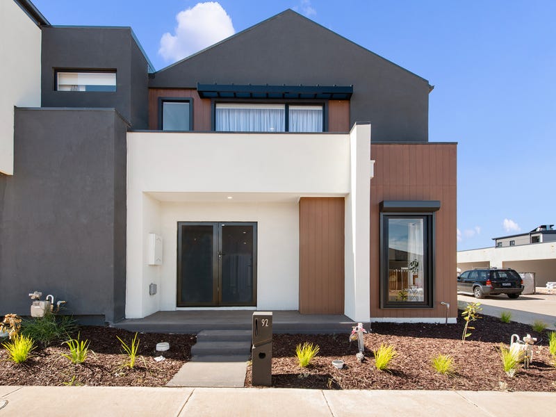 92 Merindah Boulevard, Deanside, VIC 3336 - realestate.com.au