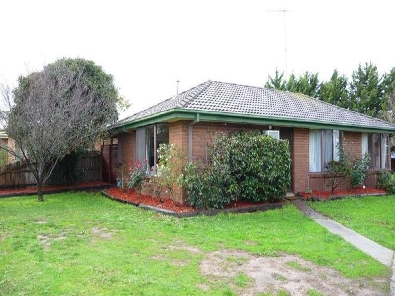 15 Paramount Way, Pakenham, Vic 3810 - Property Details