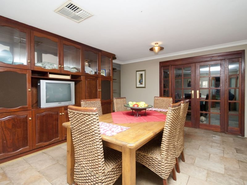 10 Ivanhoe Way, Camillo, WA 6111 - realestate.com.au