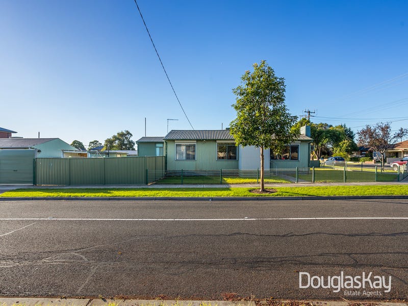 99 Cornwall Road, Sunshine, Vic 3020 - Property Details