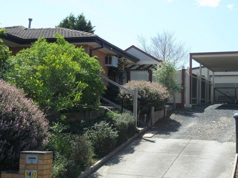 17 Feldspar Court, Narre Warren, VIC 3805 - realestate.com.au