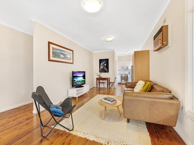 8 Lynnette Cres, East Gosford, NSW 2250 - realestate.com.au