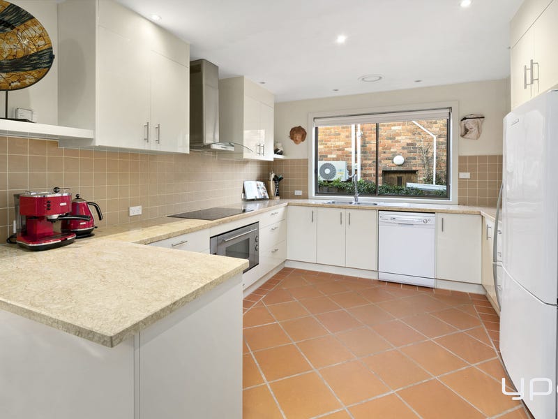 42 Manorvale Parade, Werribee, Vic 3030 - Property Details