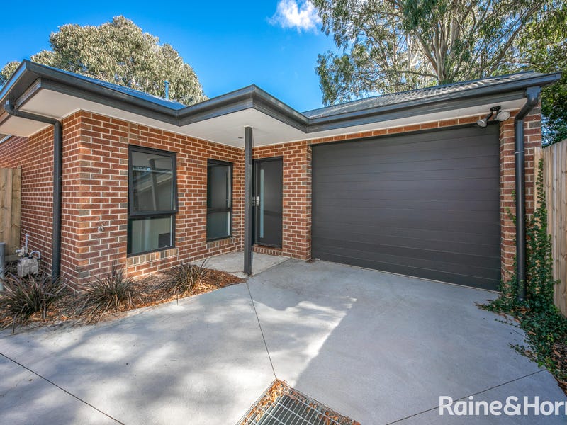 3/44 Fersfield Road, Gisborne, Vic 3437 - Property Details