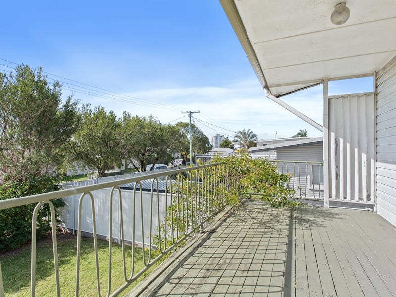 6 Saltash Street, Labrador, Qld 4215 - Property Details