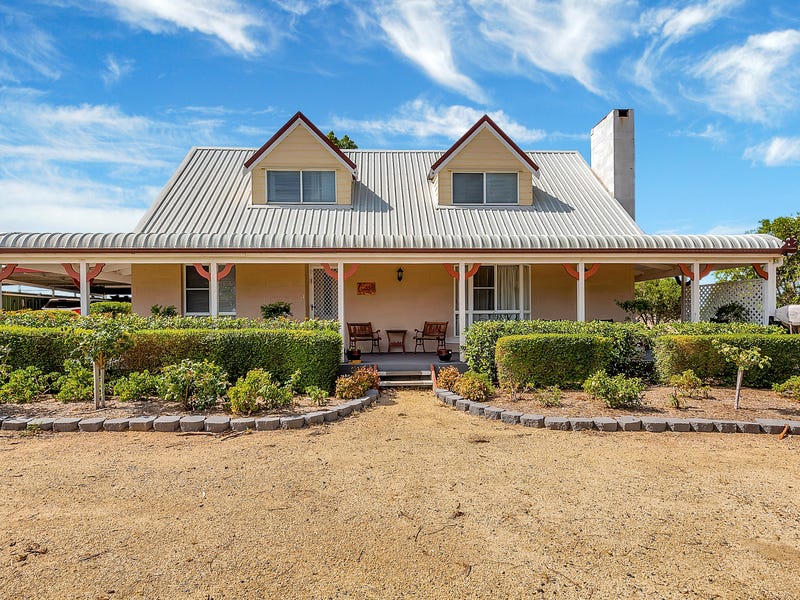 562 Drayton Wellcamp Road, Wellcamp, Qld 4350 - Property Details