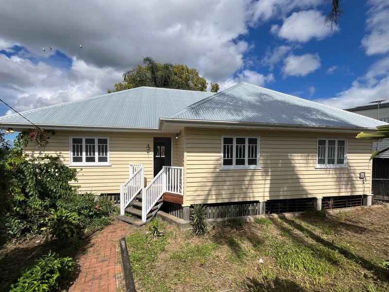 11 Ernest Street, Manly, Qld 4179 - Property Details