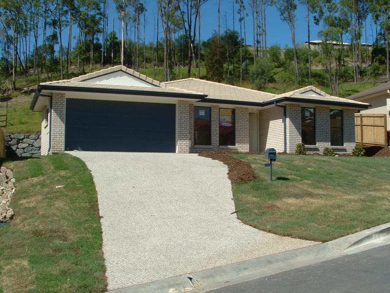 8 Inman Court, Pacific Pines, QLD 4211 - realestate.com.au