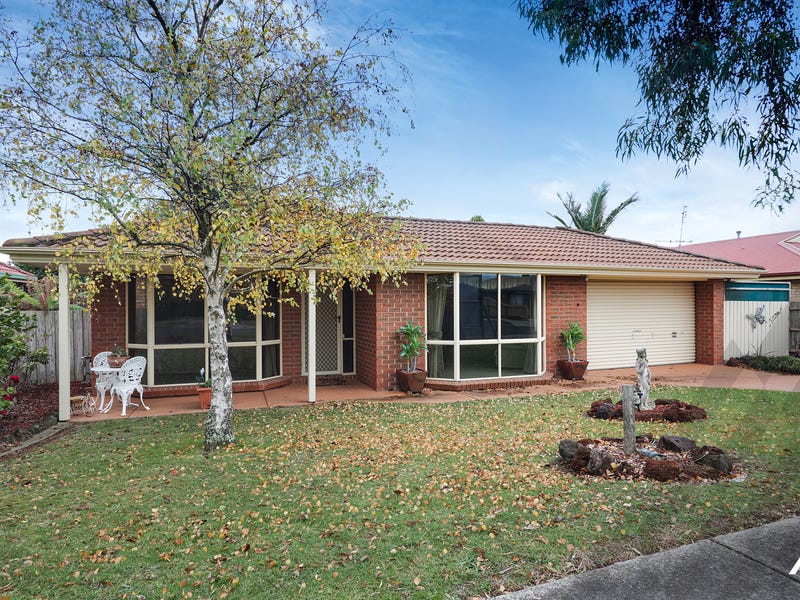 17 Outlook Drive, Drouin, Vic 3818 - Property Details
