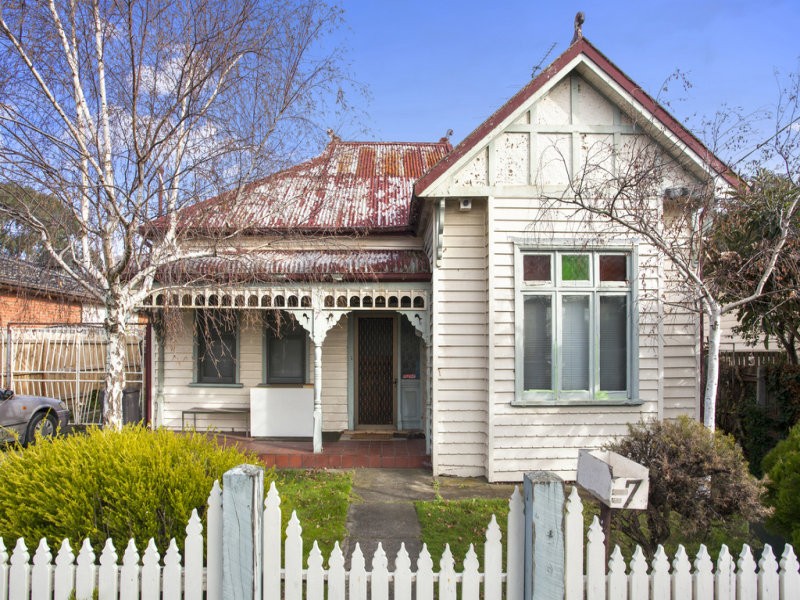 7 Earlstown Road, Hughesdale, VIC 3166 - realestate.com.au